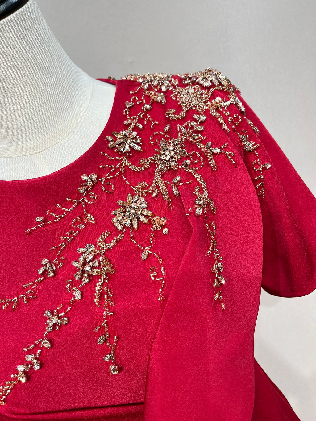 Mom Wears Oversized High-end Elegant Nail Slim Fitting Wedding Dress ...